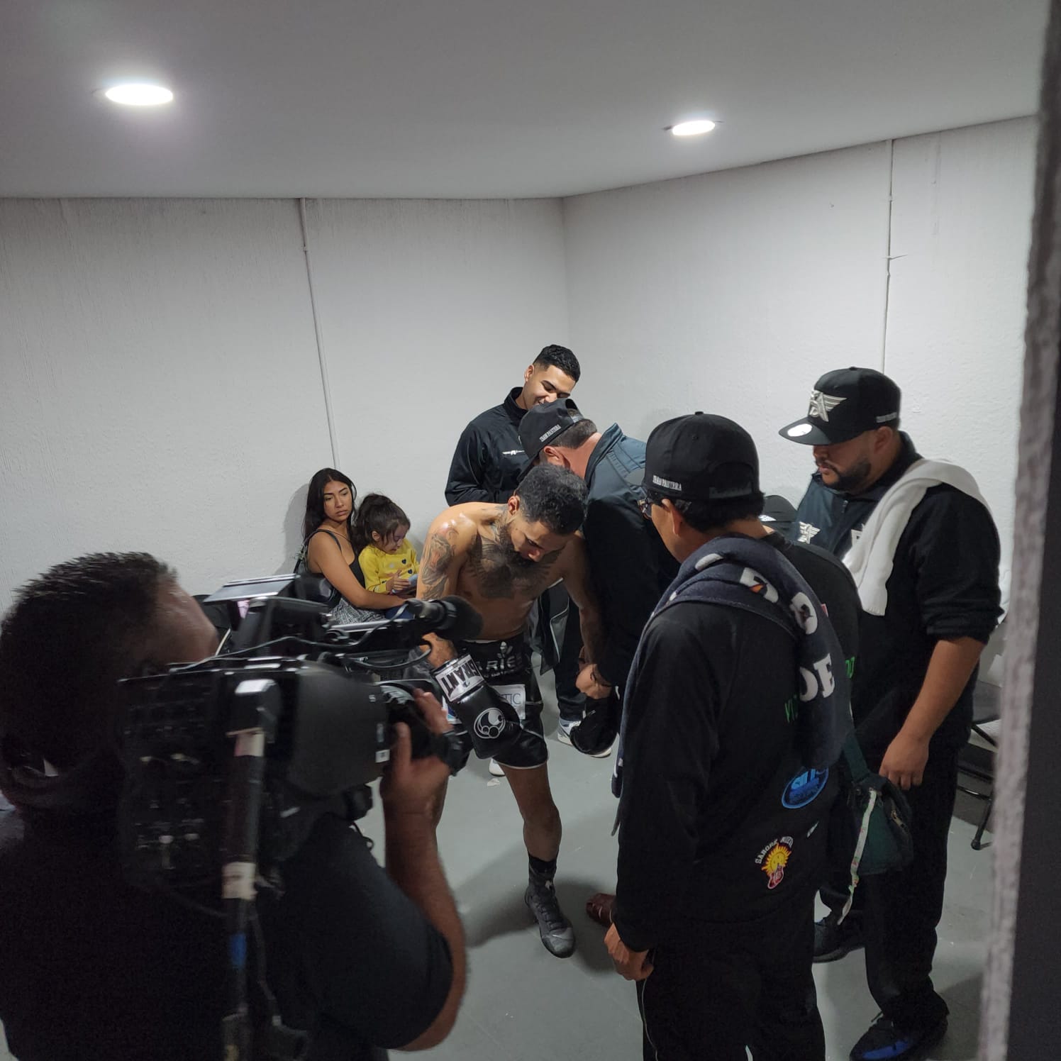 Pantera Nery somete a Froilan Saludar en solo dos rounds – RINCÓN ROJO